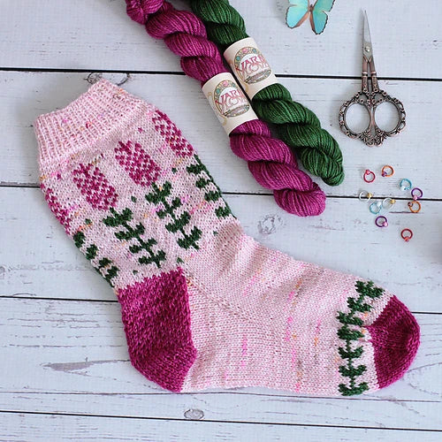Charlotte Stone - Charming Colorwork Socks - Yummy Yarn and co